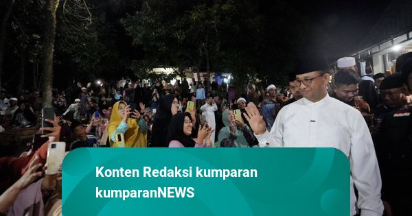 Malam Minggu Anies di Purwakarta, Ziarah ke Makam Pejuang dan Didoakan Ulama | kumparan.com
